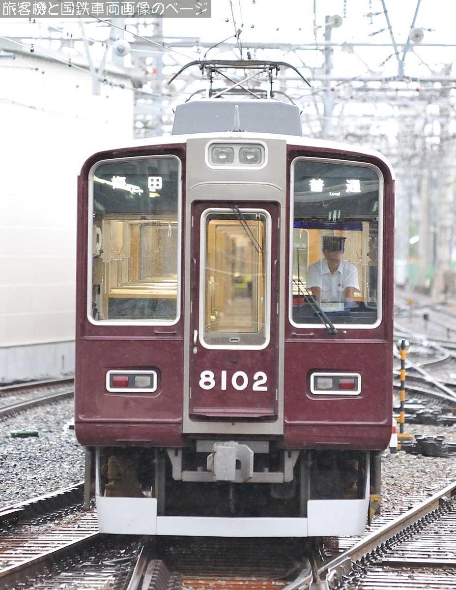 阪急電鉄 8102 の写真です